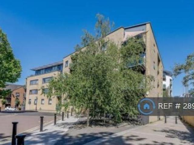 Douglas Path, London, E14 1 bed flat to rent £1,750 pcm £404 pw