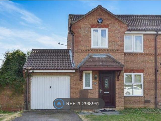 Douglas Place, Oldbrook, Milton Keynes MK6, 3 bed semi detached house to rent, £1,550 pcm | PrimeLocation