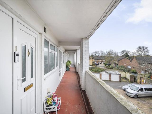 Douglas Road, Addlestone 2 bedrooms Property for lettings Seymours