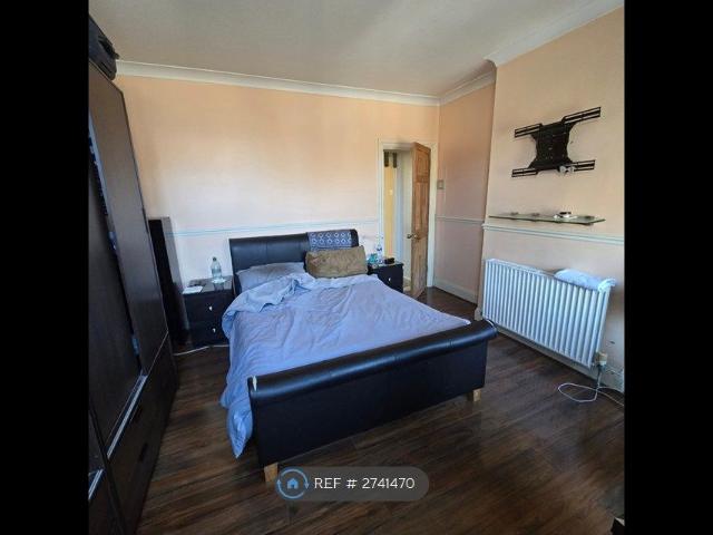 Douglas Road, Hornchurch RM11, 2 bed semi detached house to rent, £2,250 pcm | PrimeLocation