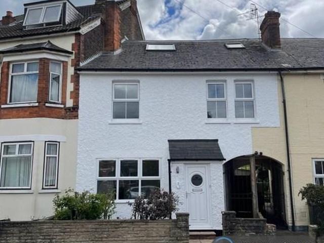 Douglas Road, Tonbridge, TN9 4 bed terraced house to rent £2,450 pcm £565 pw