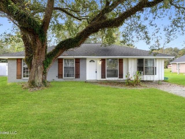 Douglas St, Picayune, Home For Sale