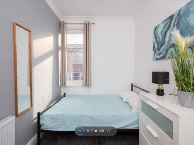 Douglas Street, Salford M7, Room to rent, £430 pcm | PrimeLocation