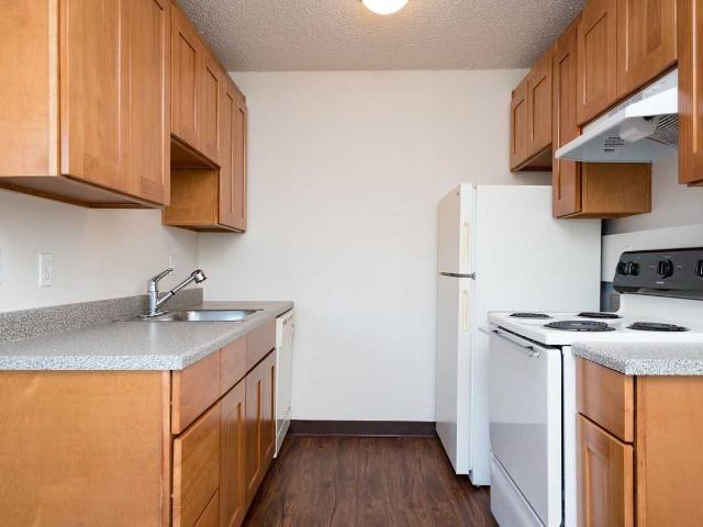 Douglas Square 1 Bedroom Apartment for Rent at 2440 Se 87th Ave, Portland, OR 97216 Montavilla