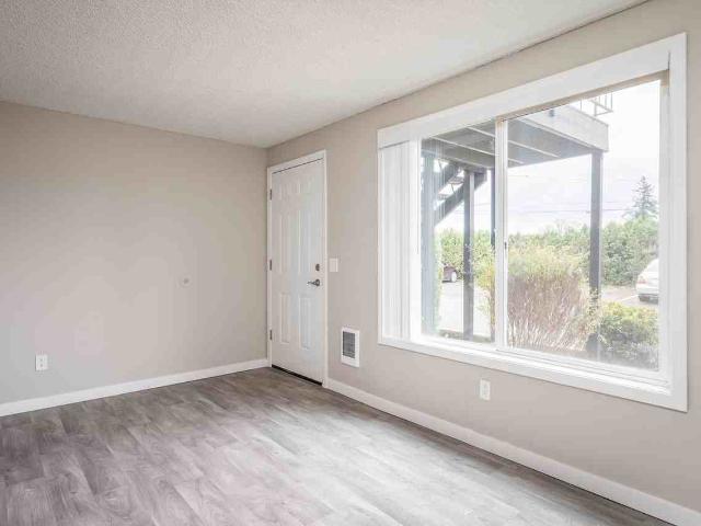 Douglas Square 1 Bedroom Apartment for Rent at 2440 Se 87th Ave, Portland, OR 97216 Montavilla