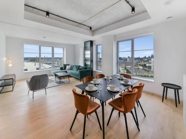Douglass Tower, Goodluck Hope. 3 bed apartment to rent £4,000 pcm £923 pw