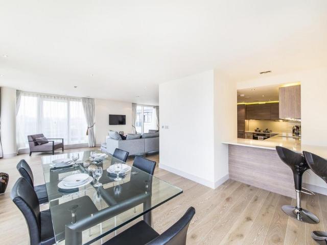 Doulton House, Chelsea Creek, 11 Park. 3 bed flat to rent £7,500 pcm £1,731 pw