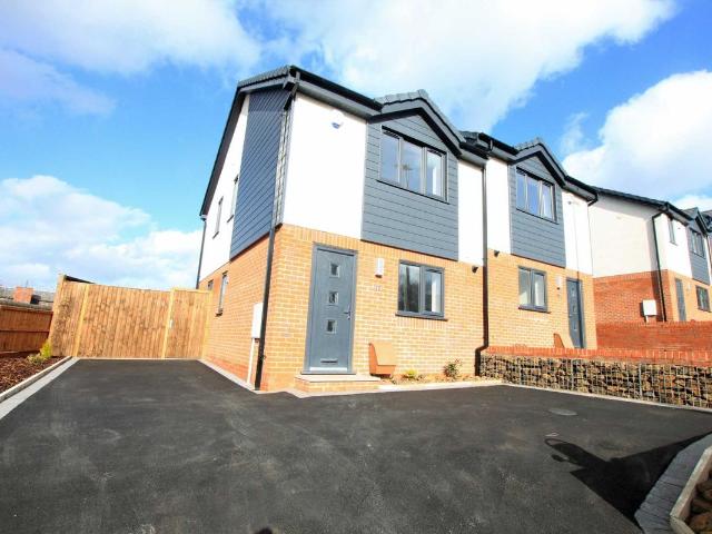 Doulton Road, Rowley Regis B65, 2 bed semi detached house to rent, £1,150 pcm | PrimeLocation