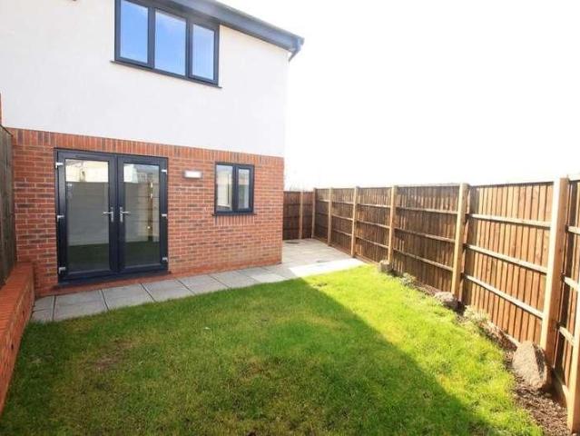 Doulton Road, Rowley Regis, B65