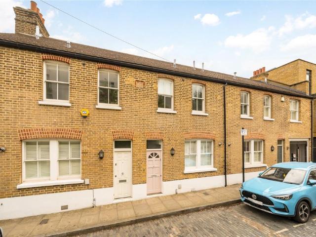 Douro Street, Bow, London, E3 3 bed terraced house to rent £3,750 pcm £865 pw
