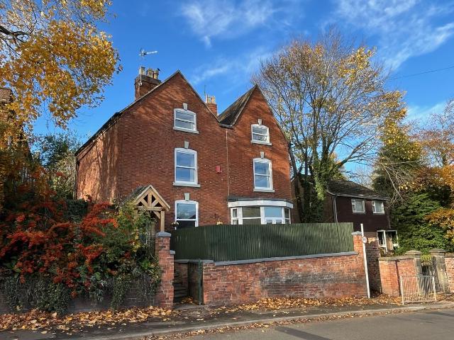 Dove Bank, Uttoxeter ST14, 1 bed flat to rent, £650 pcm | PrimeLocation
