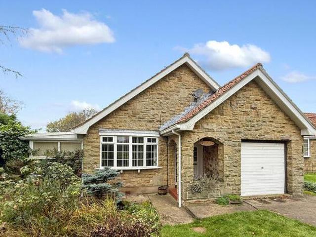 Dovecot Close, Gristhorpe, 2 Bedroom Detached