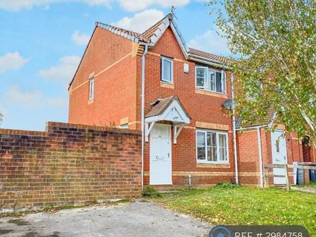 Dovecote Lane, Little Hulton. 3 bed end of terrace house to rent £1,075 pcm £248 pw