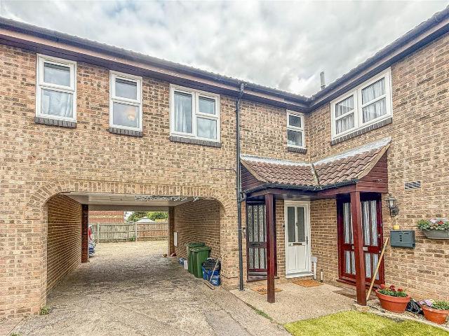 Dovecote, Shoeburyness, Southend On Sea SS3, 1 bed flat to rent, £1,050 pcm | PrimeLocation