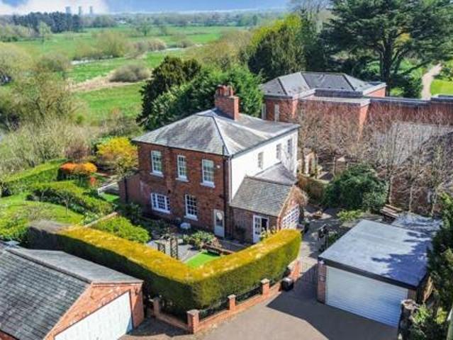 Dovecliff Road, Stretton, 4 Bedroom Detached