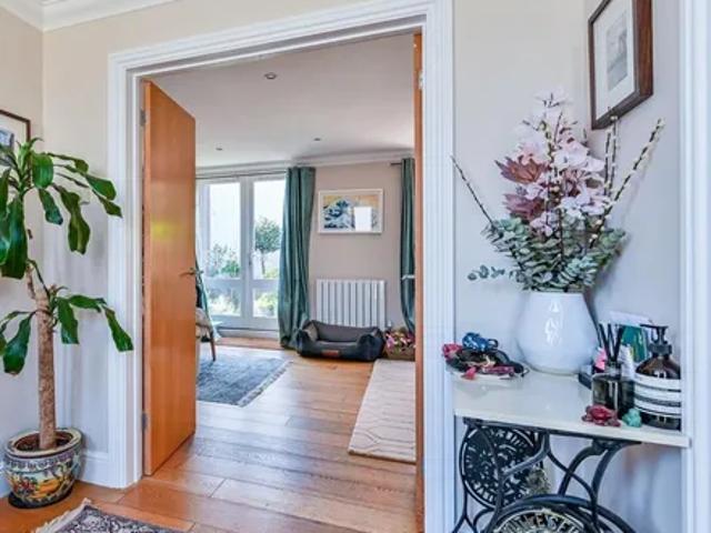 Doves Yard, London, N1 0HU, United Kingdom | 3 bed house for rent #167549259 | Rentberry