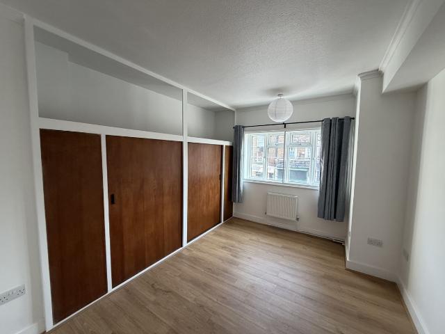 Dover Court, Blackheath Hill, London SE10, 2 bed flat to rent, £1,950 pcm | PrimeLocation