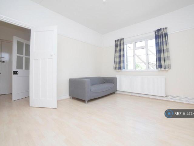 Dover Court, London, SE10 2 bed flat to rent £1,800 pcm £415 pw