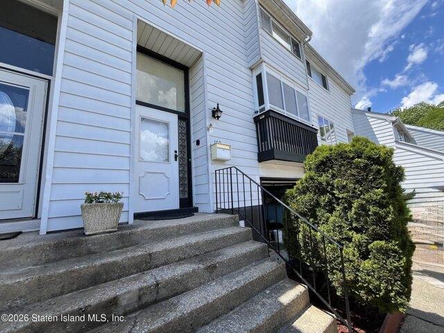 Dover Grn, Staten Island, Home For Sale