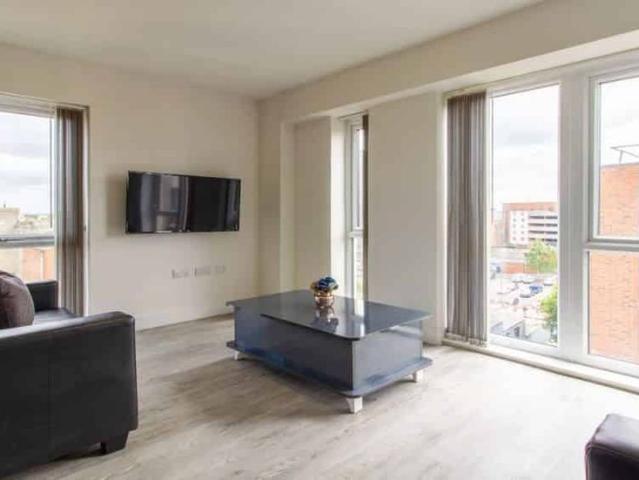 Dover Street Apartments Premium Studio