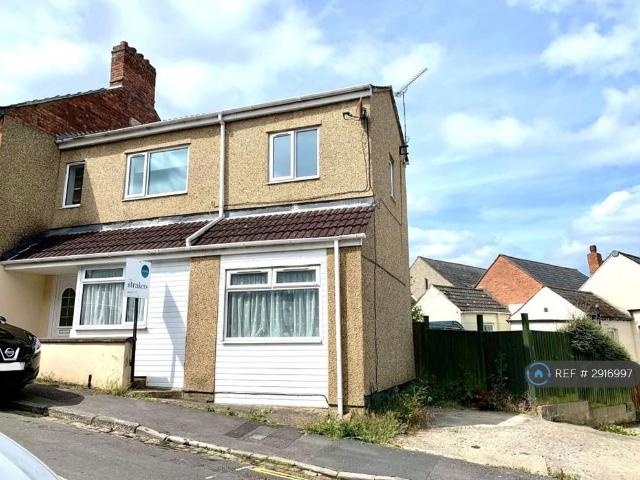 Dover Street, Swindon, SN1 2 bed end of terrace house to rent £1,175 pcm £271 pw