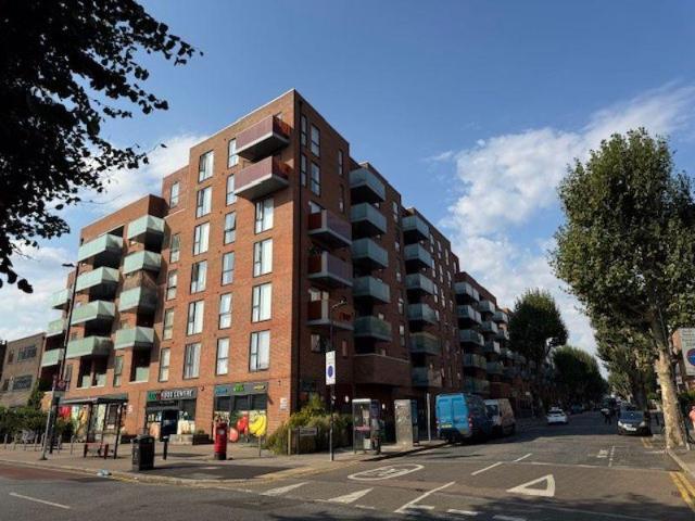 Dovetail Place, Lawrence Road, N15 4EB 2 bed apartment to rent £1,925 pcm £444 pw