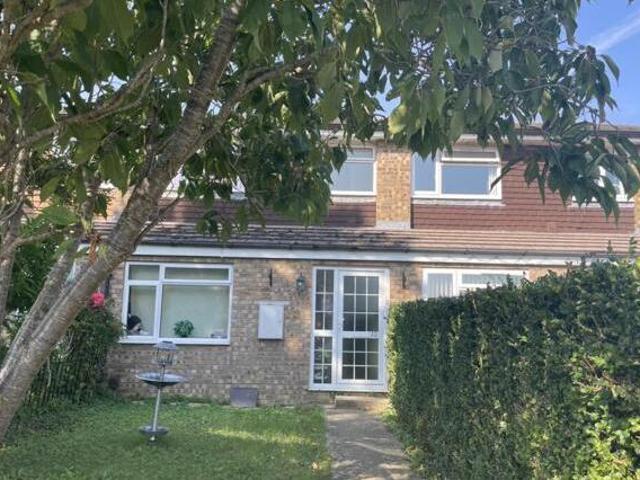 Dovetrees, Carterton, 3 Bedroom Terraced