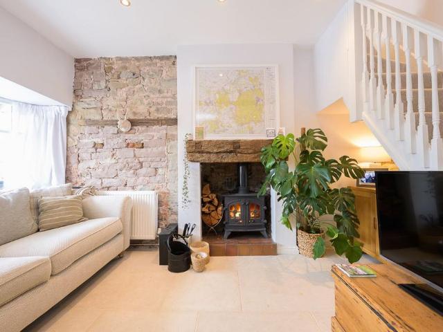 Doward Place, Goodrich, Ross on Wye 3 bed character property to rent £1,275 pcm £294 pw