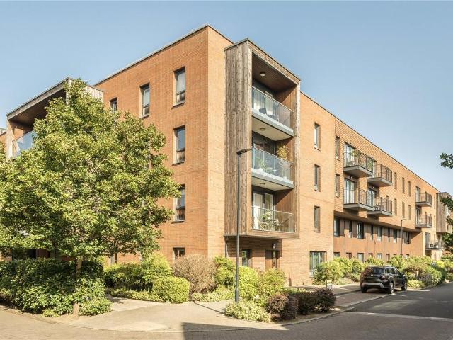 Dowding Drive, Kidbrooke Village. 3 bed apartment to rent £3,000 pcm £692 pw