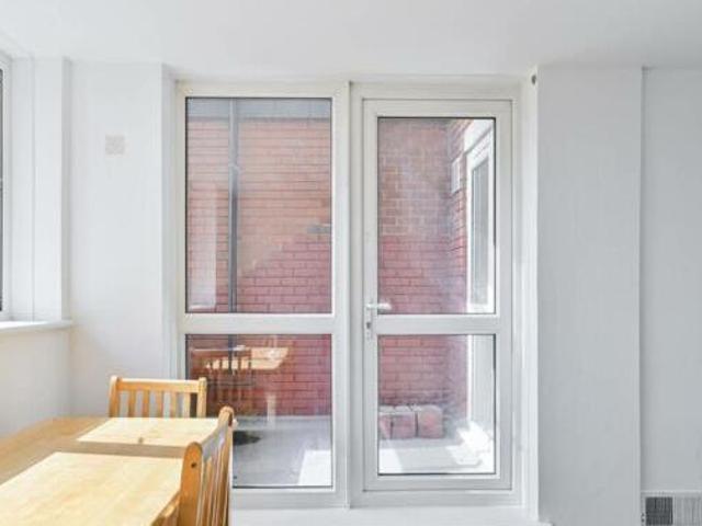 Dowland Street, Queen´s Park, 2 Bedroom Flat
