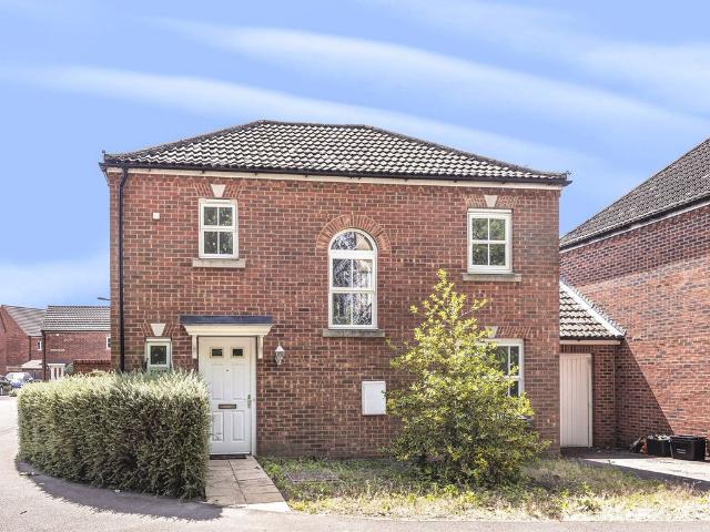 Dowles Green, Wokingham RG40, 3 bed detached house to rent, £1,950 pcm | PrimeLocation