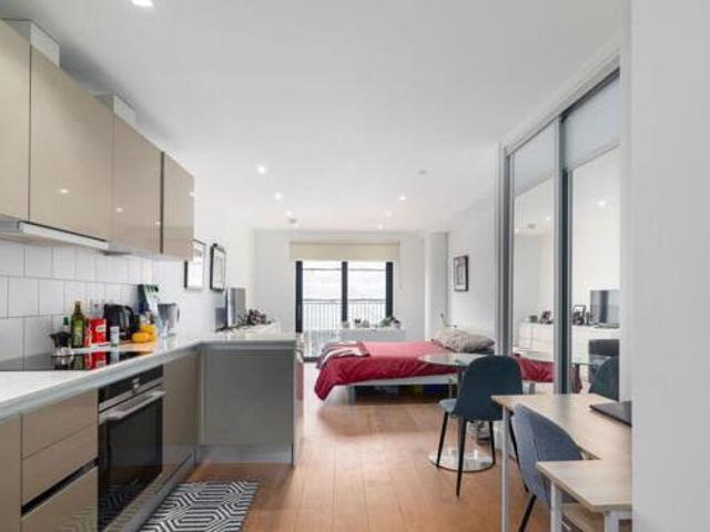 Down Place, London, 1 Bedroom Apartment