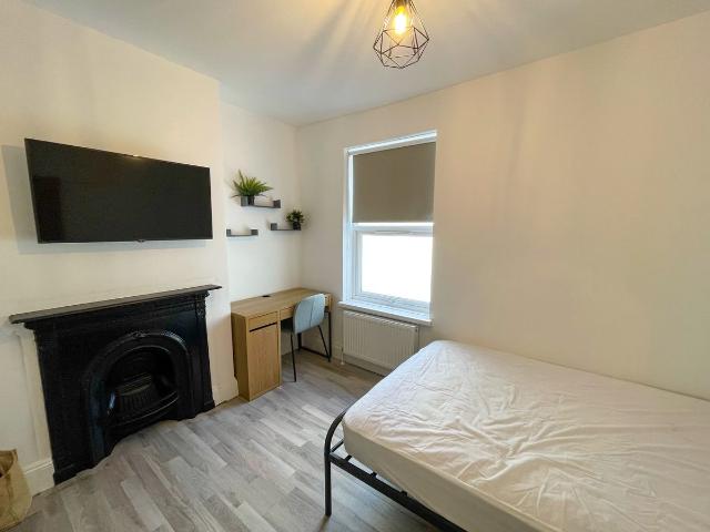 Downend Road, Bristol BS16, Room to rent, £750 pcm | PrimeLocation