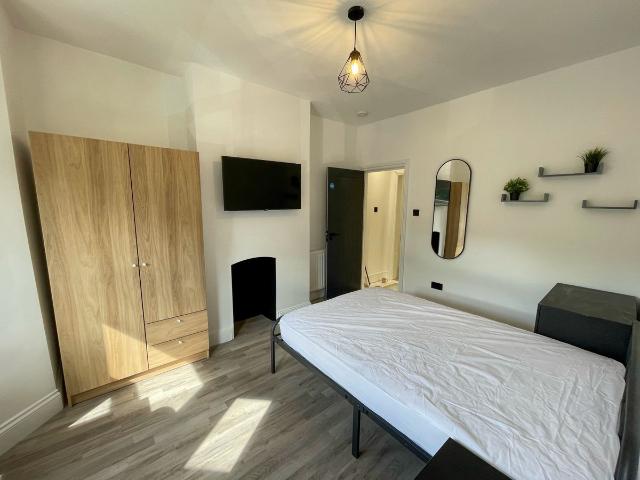 Downend Road, Bristol BS16, Room to rent, £800 pcm | PrimeLocation