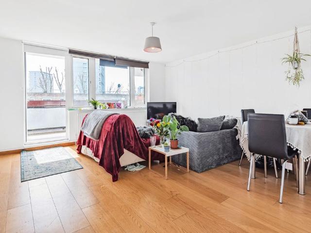 Downfield Close, Maida Vale W9, 3 bed flat to rent, £3,300 pcm | PrimeLocation