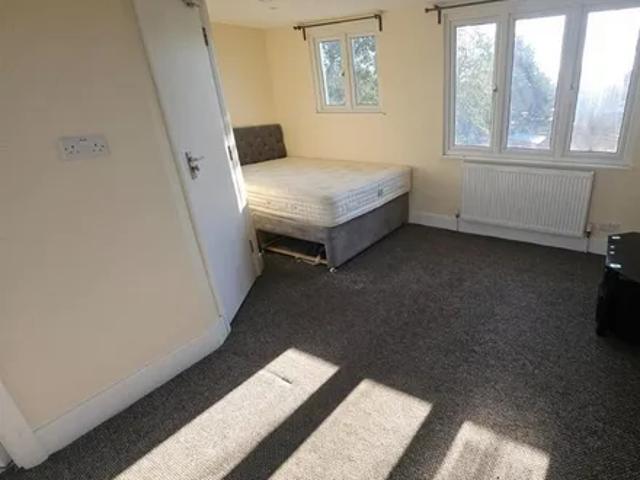 Downham Way, London, BR1 5HN, United Kingdom | Room for rent #139401867 | Rentberry