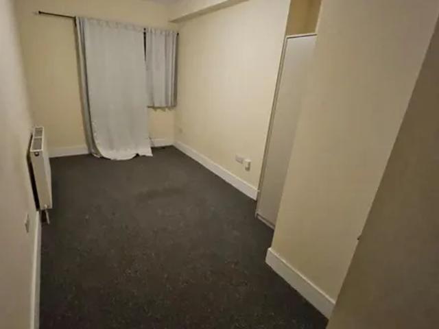 Downham Way, London, BR1 5HN, United Kingdom | Room for rent #139403442 | Rentberry