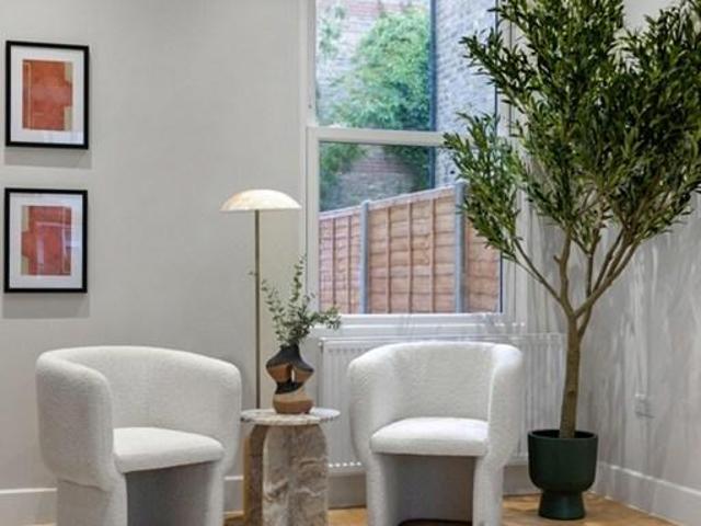 Downhills Park Road, London, N17 4 bed flat to rent £4,000 pcm £923 pw