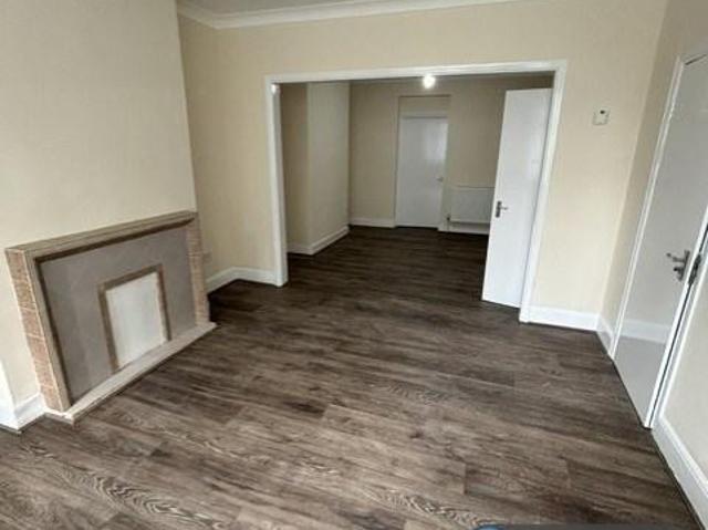 Downhills Way, London, N17 3 bed terraced house to rent £2,400 pcm £554 pw