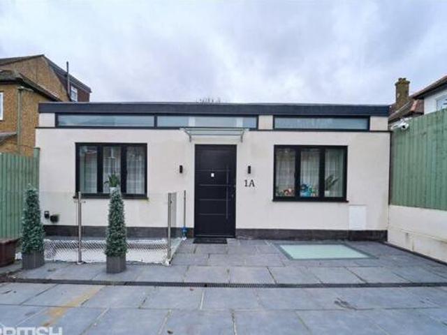 Downhurst Avenue, London, 3 Bedroom Detached