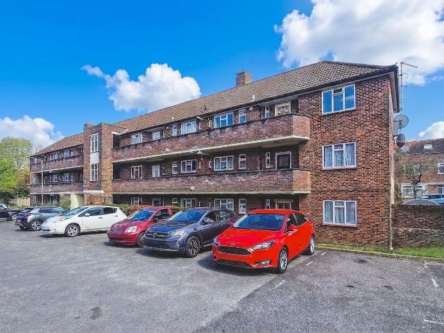 Downing House, Aubyn Square, Putney SW15, 4 bed flat to rent, £2,600 pcm | PrimeLocation