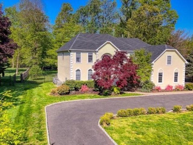 Downingtown Ct, Warren Twp, Home For Sale
