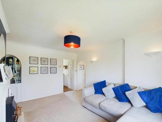 Downland Way, Epsom, 2 Bedroom Apartment