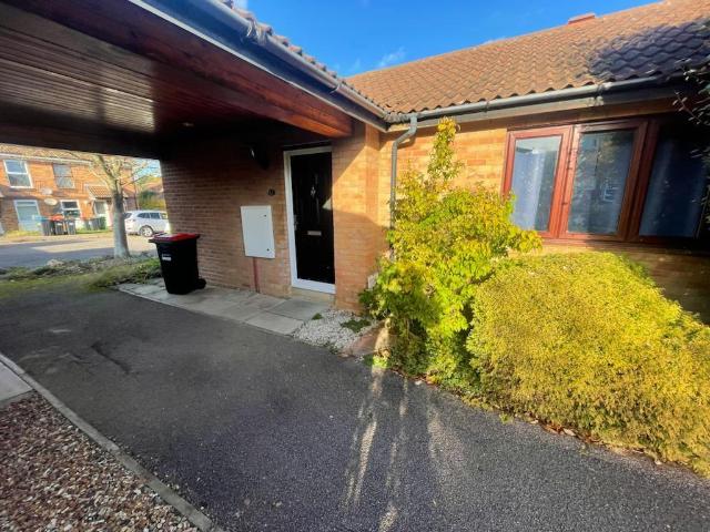 Downland, Milton Keynes, MK8 1 bed bungalow to rent £1,075 pcm £248 pw