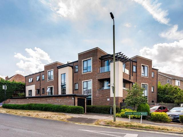 Downs Bridge Road, Beckenham, BR3 2 bed flat to rent £3,800 pcm £877 pw
