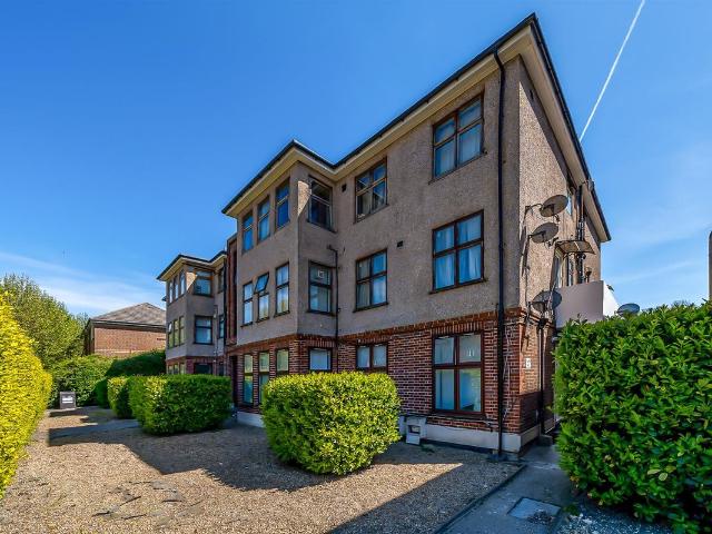 Downs Court, Brighton Road CR8, 1 bed flat to rent, £1,150 pcm | PrimeLocation