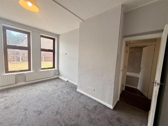 Downs Court, Brighton Road Studio to rent £1,000 pcm £231 pw