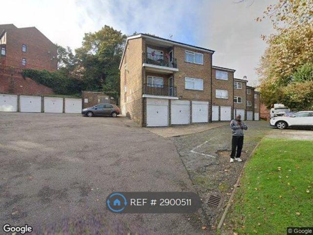 Downs Court, Luton LU1, 2 bed flat to rent, £1,095 pcm | PrimeLocation