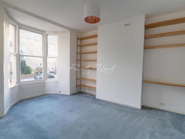Downs Park Road 1 bed flat to rent £1,452 pcm £335 pw