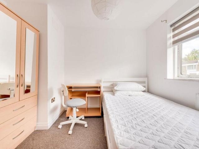 Downs Road, Canterbury 2 bed house to rent £1,057 pcm £244 pw